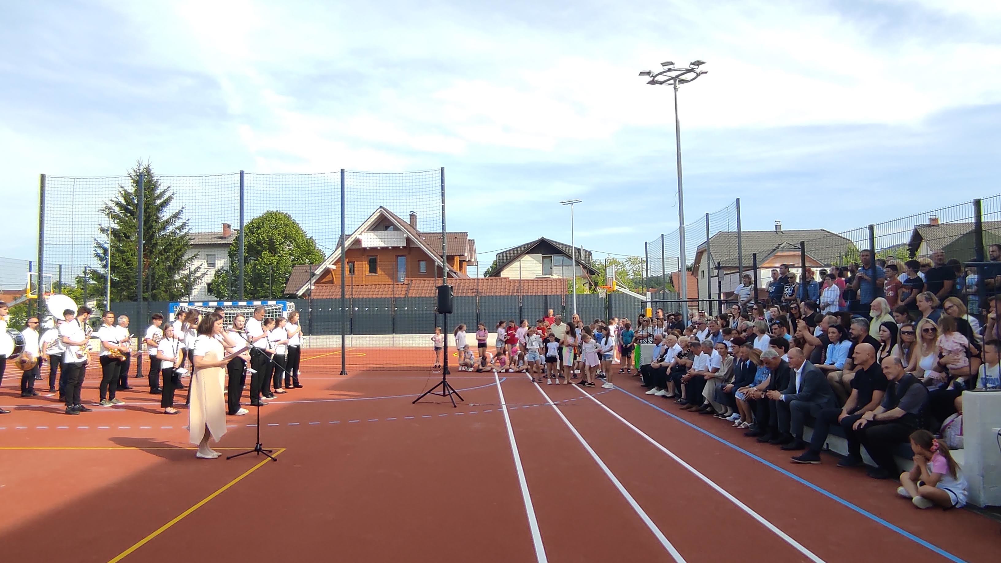 Ig dobil novo športno igrišče | Občina Ig | MojaObčina.si