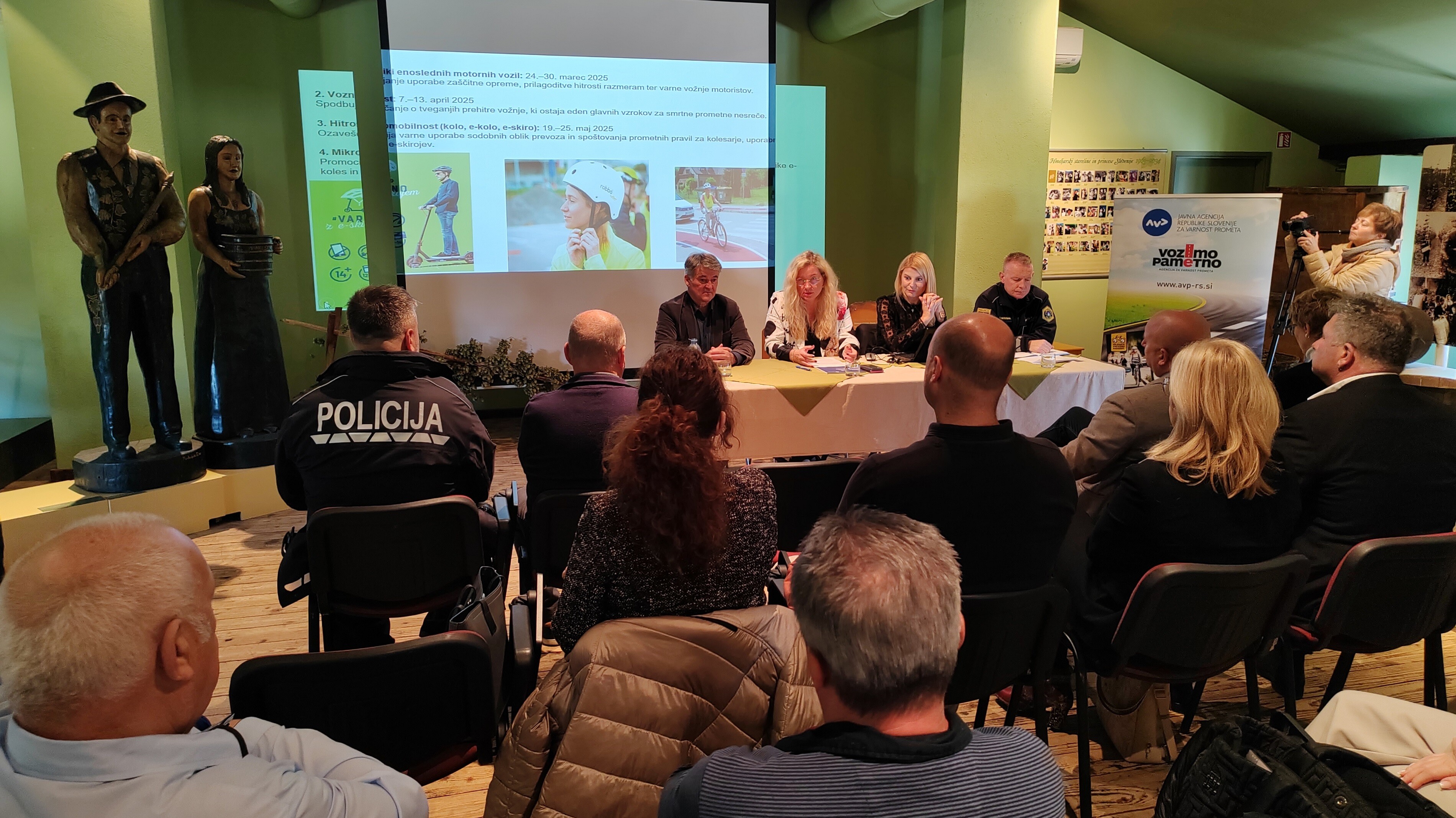 Video novica: Prvo delovno srečanje AVP-ja z župani, SPV-ji in Policijo ...