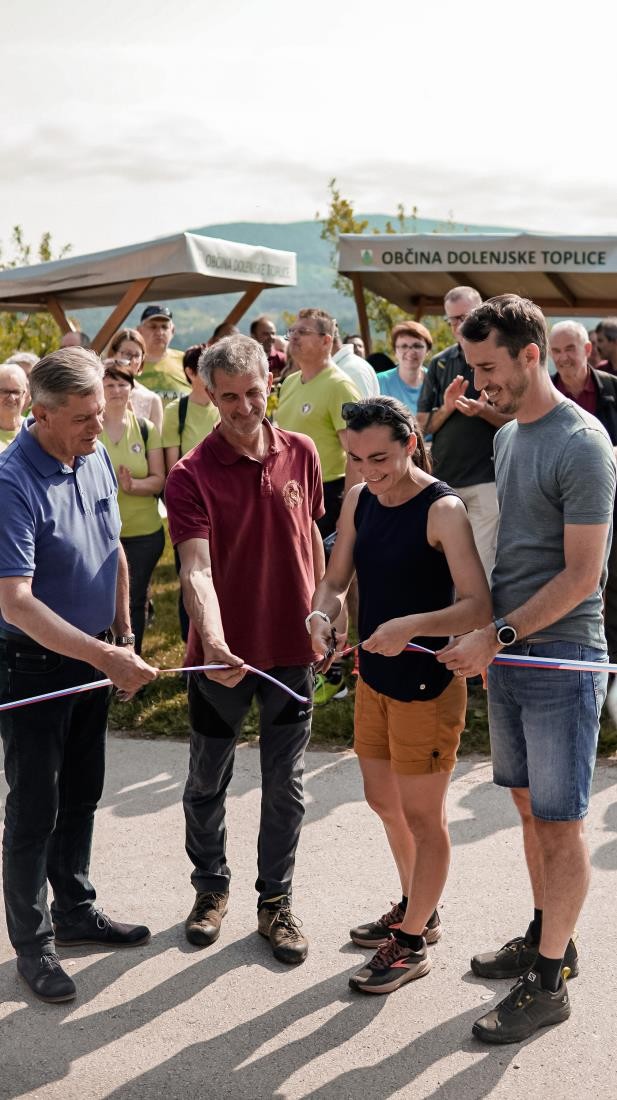 Otvoritev poti po vinski gorici Rigelj | Občina Dolenjske Toplice ...