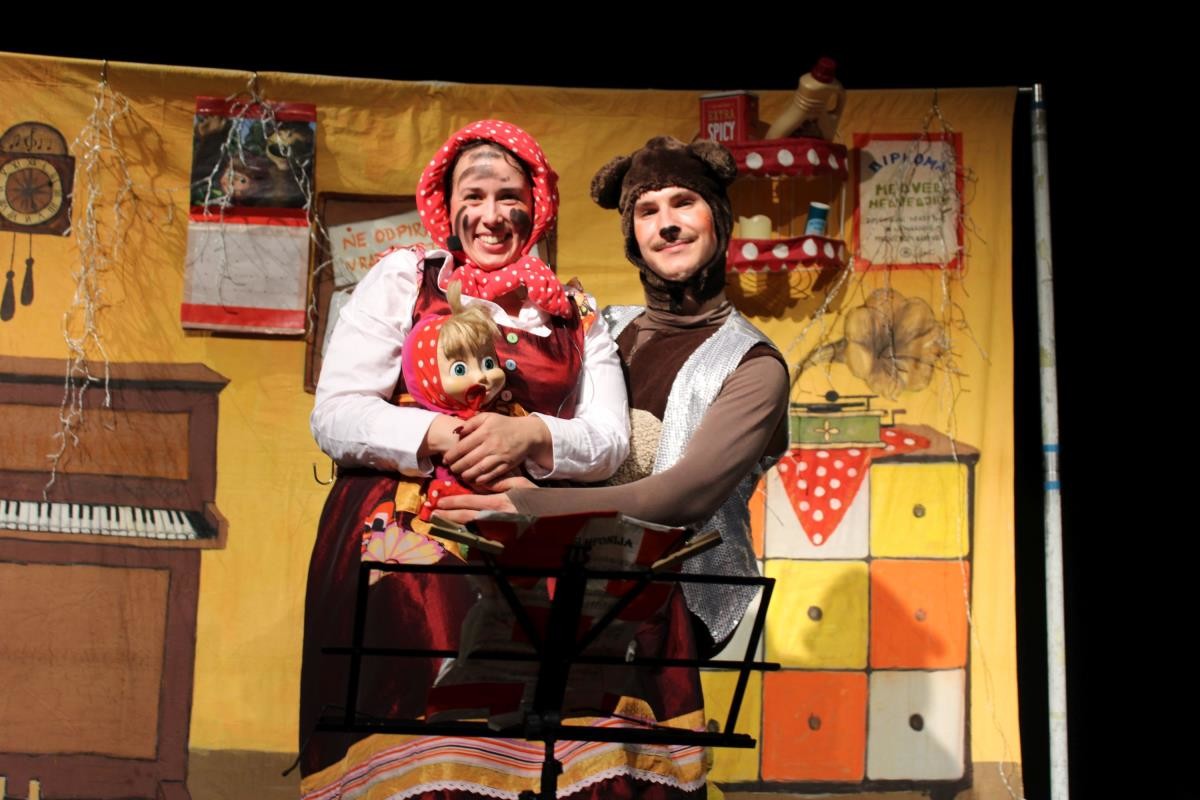 Maša in medved navdušila polno dvorano | Občina Mokronog-Trebelno | MojaObčina.si