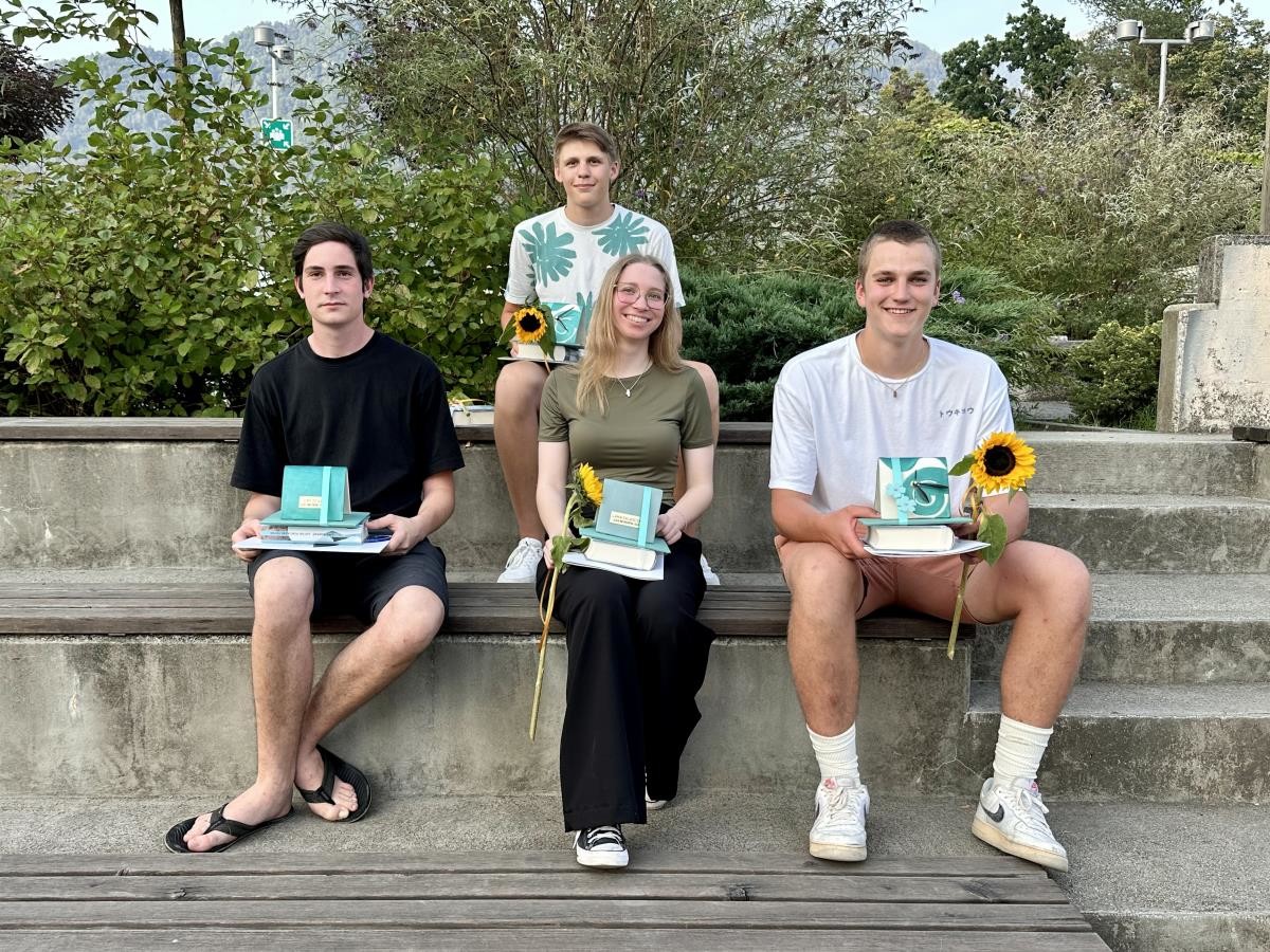 Maj Šturm Leban je prejel Jabolko odličnosti, Lana Zalašček in Filip ...