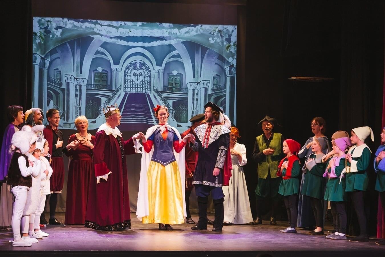 ZADNJA UPRIZORITEV MUZIKALA SNEGULJČICA | Občina Bled | MojaObčina.si