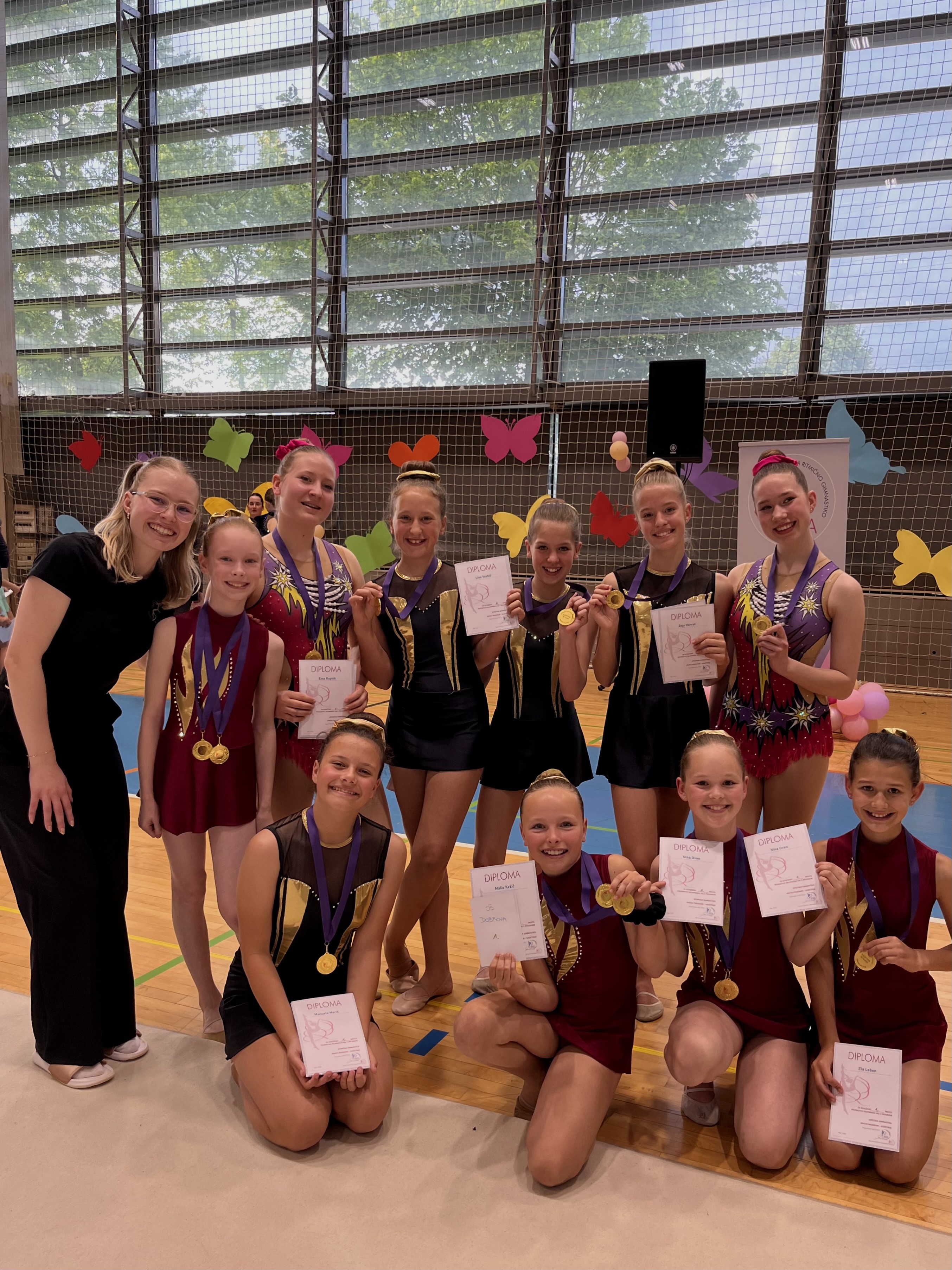 Dekleta iz OŠ Dobrova blestela na državnem tekmovanju | Občina Dobrova-Polhov Gradec | MojaObčina.si