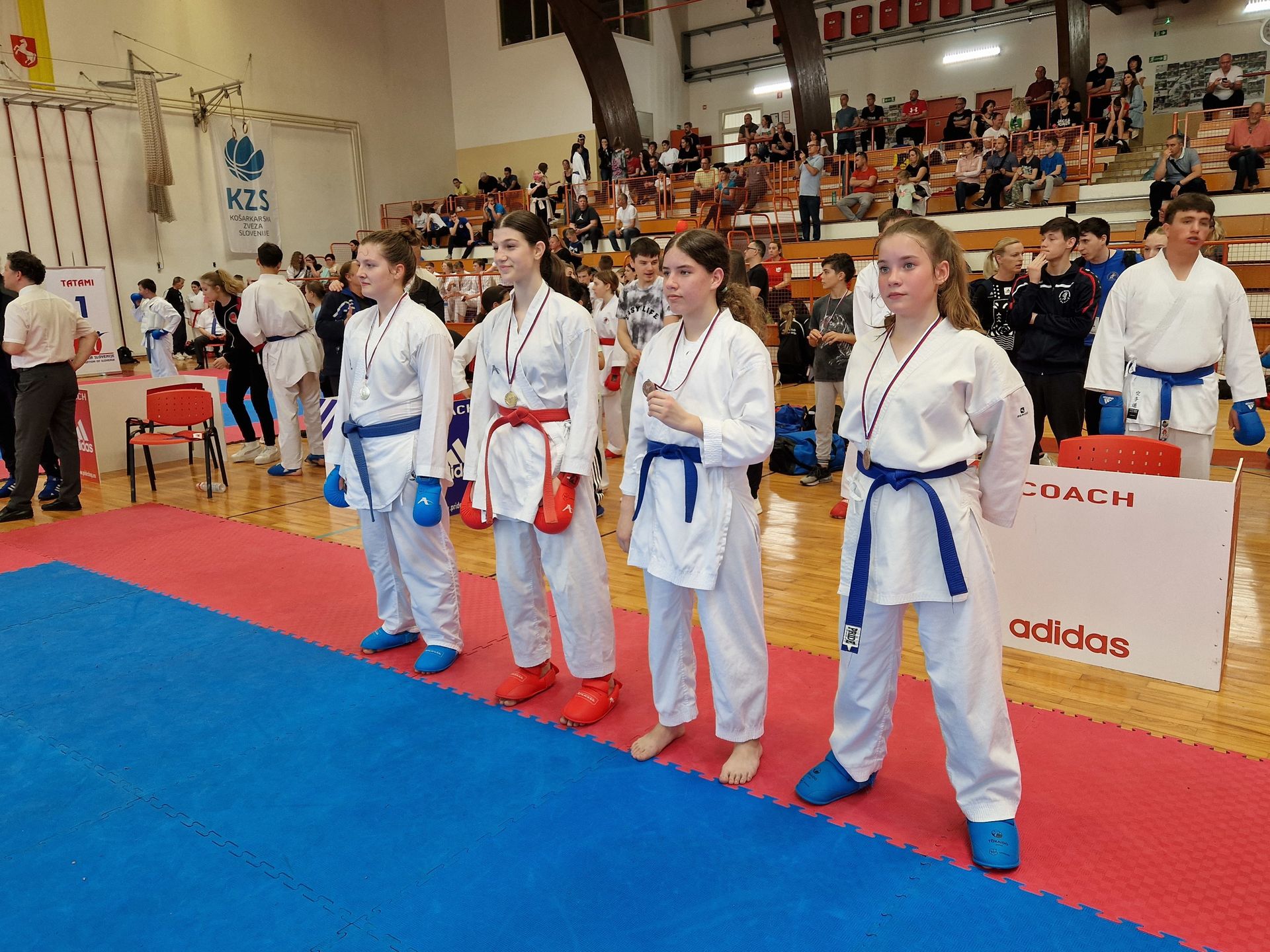 ZNOVA NA STOPNIČKAH NA POKALNI TEKMI KARATE ZVEZE SLOVENIJE | Občina ...