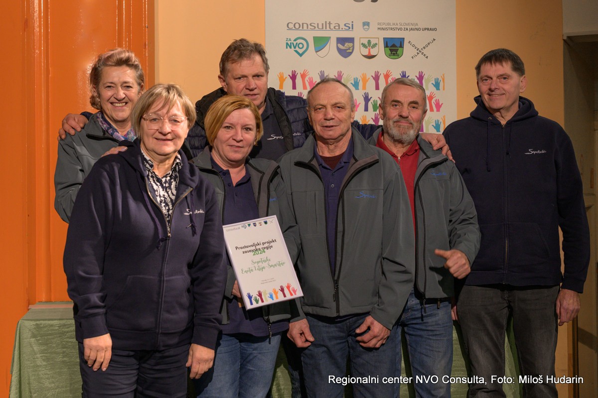 Brezplačni prevozi za starejše Sopotniki, enota Litija in Šmartno, prejela naziv Prostovoljski ...