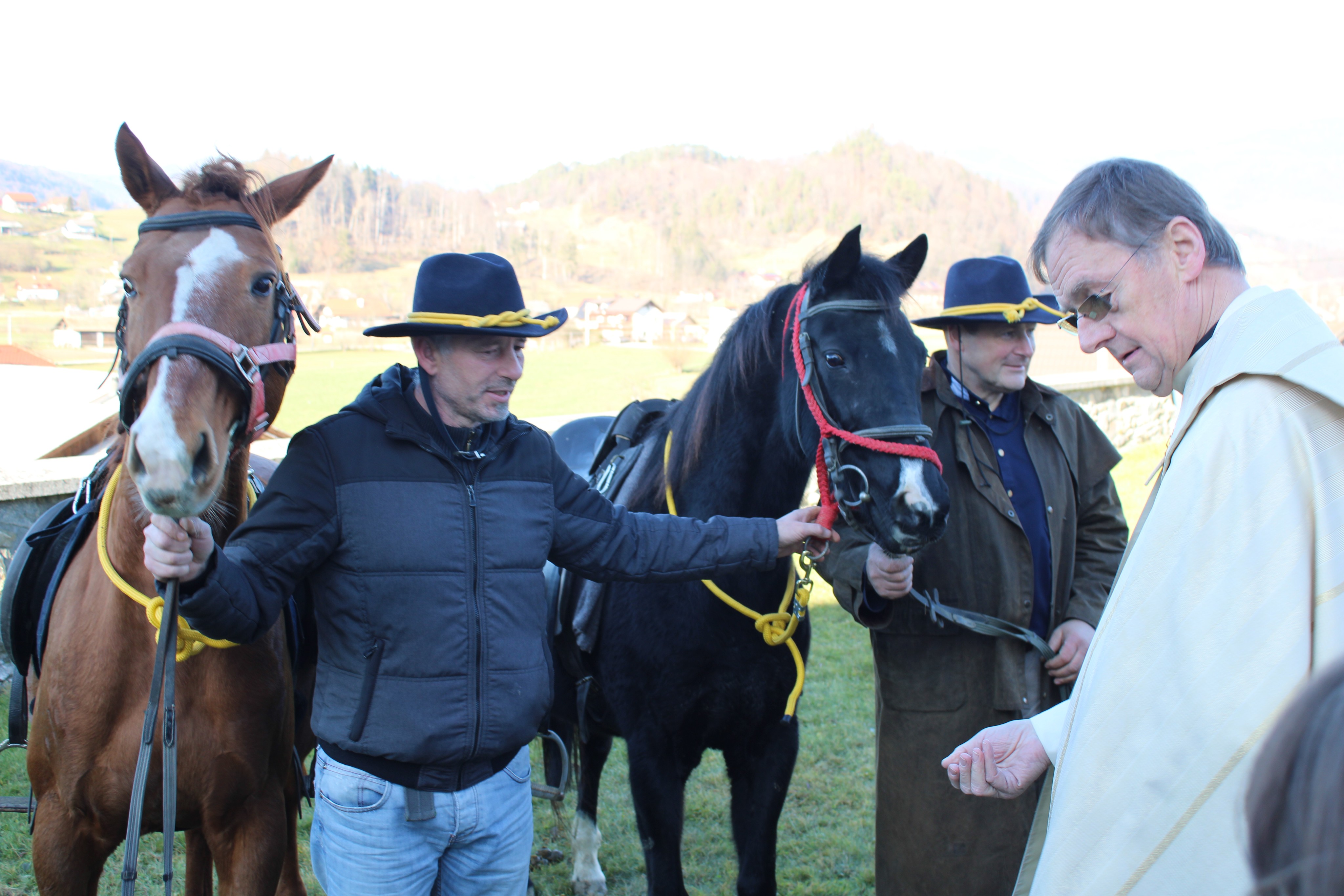 Foto utrinki: Blagoslov konj in druženje na vasi v Novi Cerkvi | Občina Vojnik | MojaObčina.si