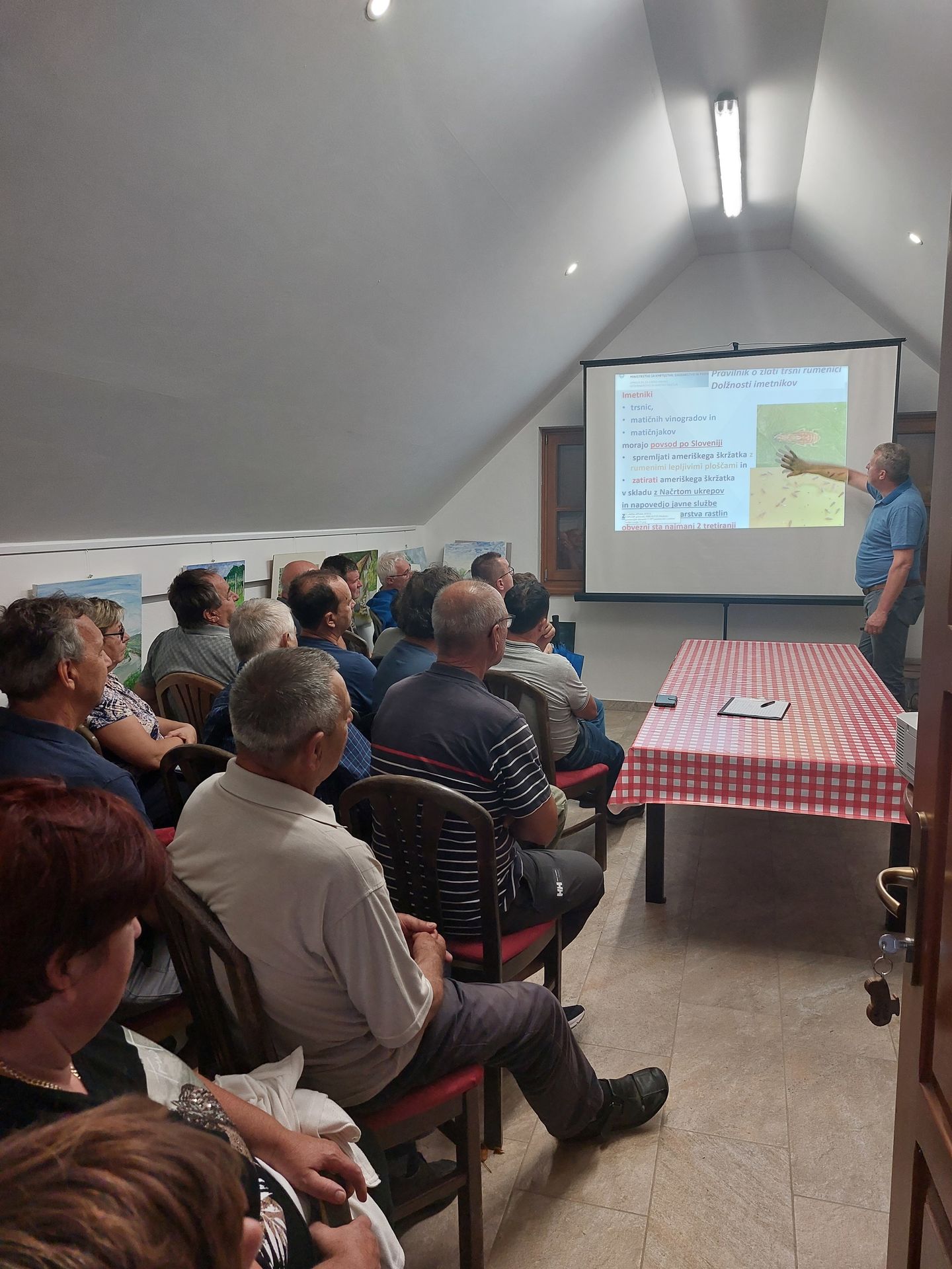ZLATA TRSNA RUMENICA - PREDAVANJE NA LISCU | Občina Trebnje | MojaObčina.si
