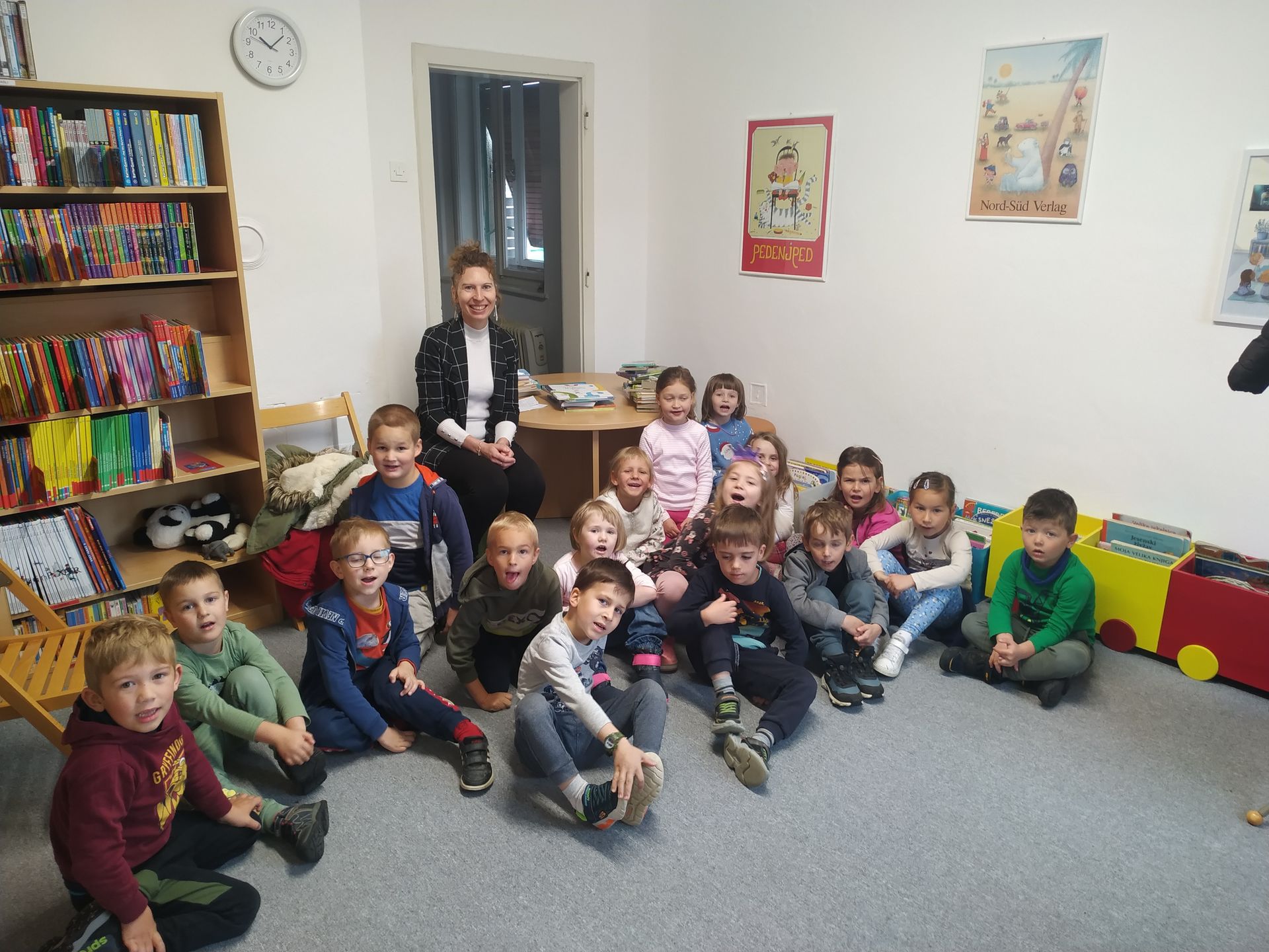 Vrtec Tabor na obisku v Občinski knjižnici Tabor | Občina Tabor ...