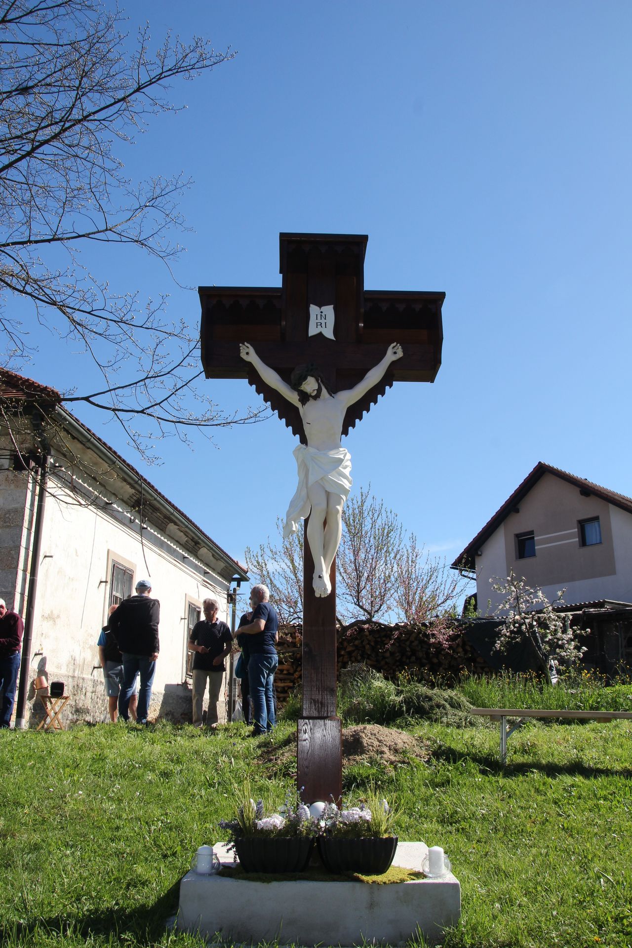 Obnovljeno znamenje pri kaplaniji | Občina Šmartno pri Litiji ...
