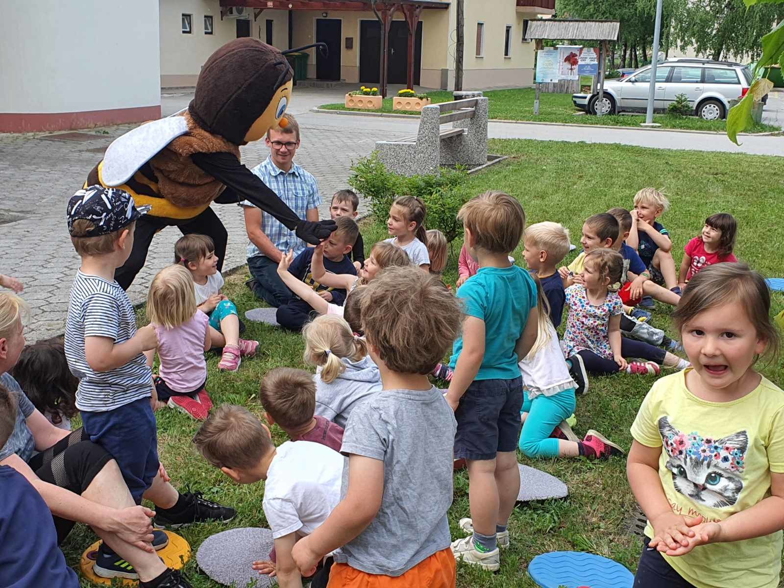 Vrtec na obisku v Občinski knjižnici Vransko | Občina Vransko ...