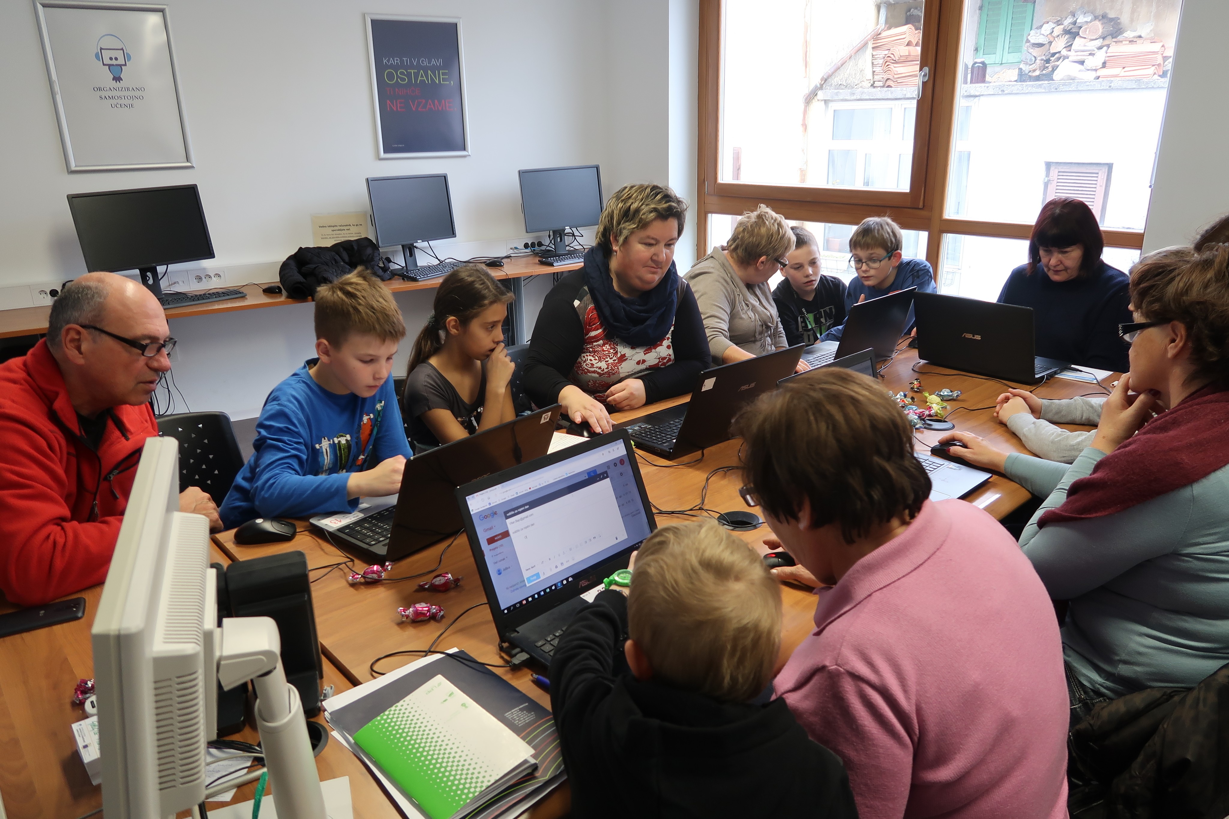 Otroci in odrasli z roko v roki uspešno zaključili mednarodni projekt ...