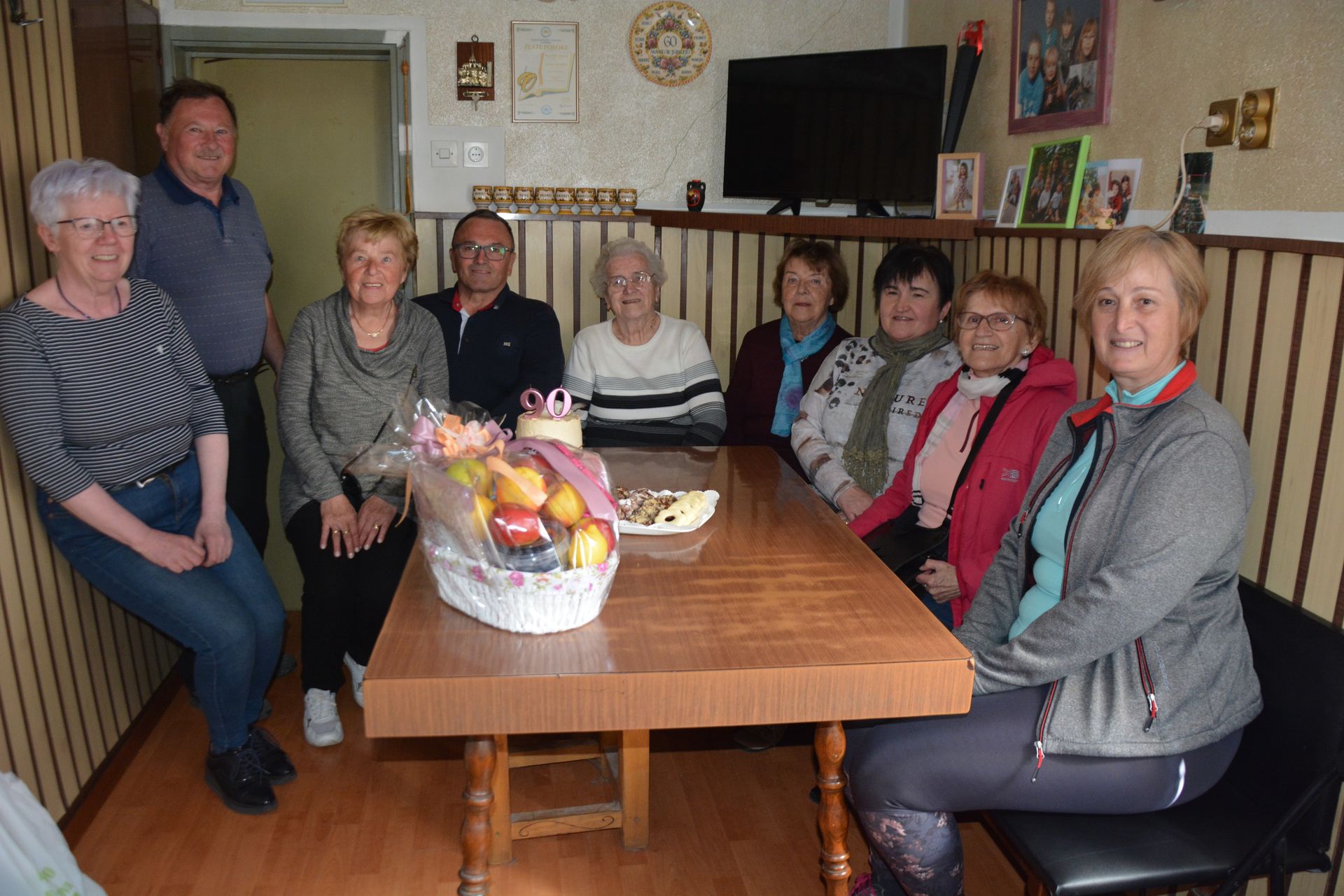 90 let Frančiške Burnik iz Suhadol | Občina Komenda | MojaObčina.si