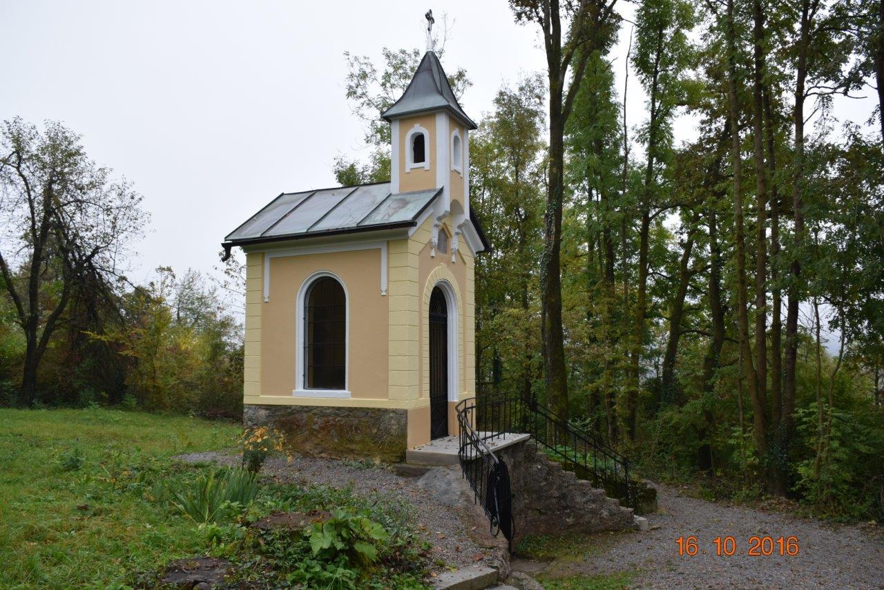 Končana je obnova kapelice na Sveti Trojici | Občina Vrhnika | MojaObčina.si