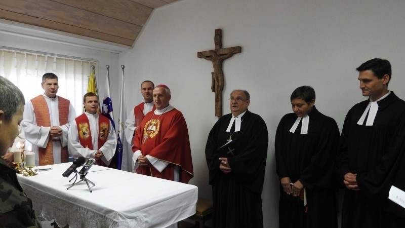 Blagoslov kapele v vojašnici na Vrhniki | Občina Vrhnika | MojaObčina.si