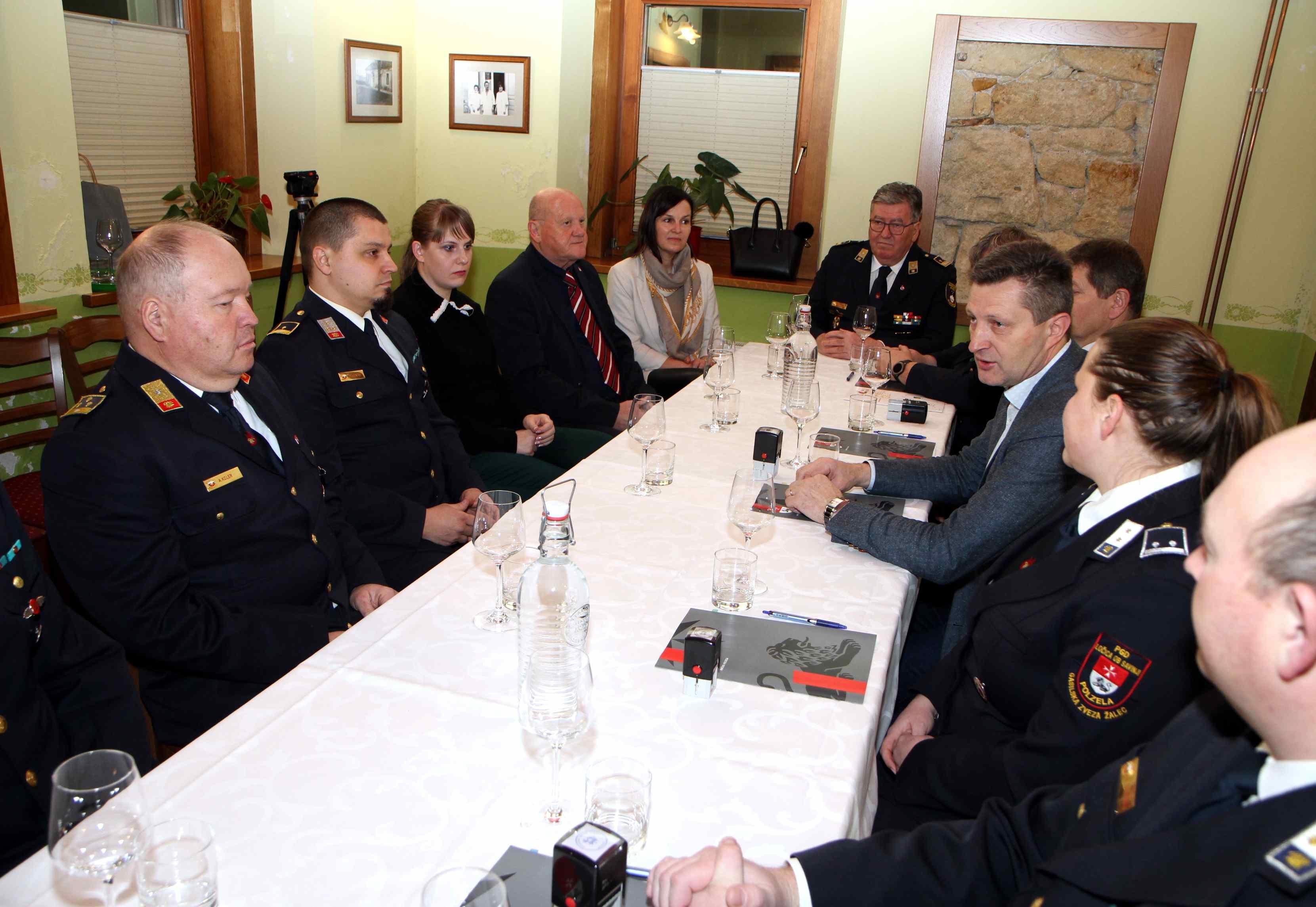 Podpisana pogodba o opravljanju lokalne gasilske javne službe za leto 2023 | Občina Polzela ...