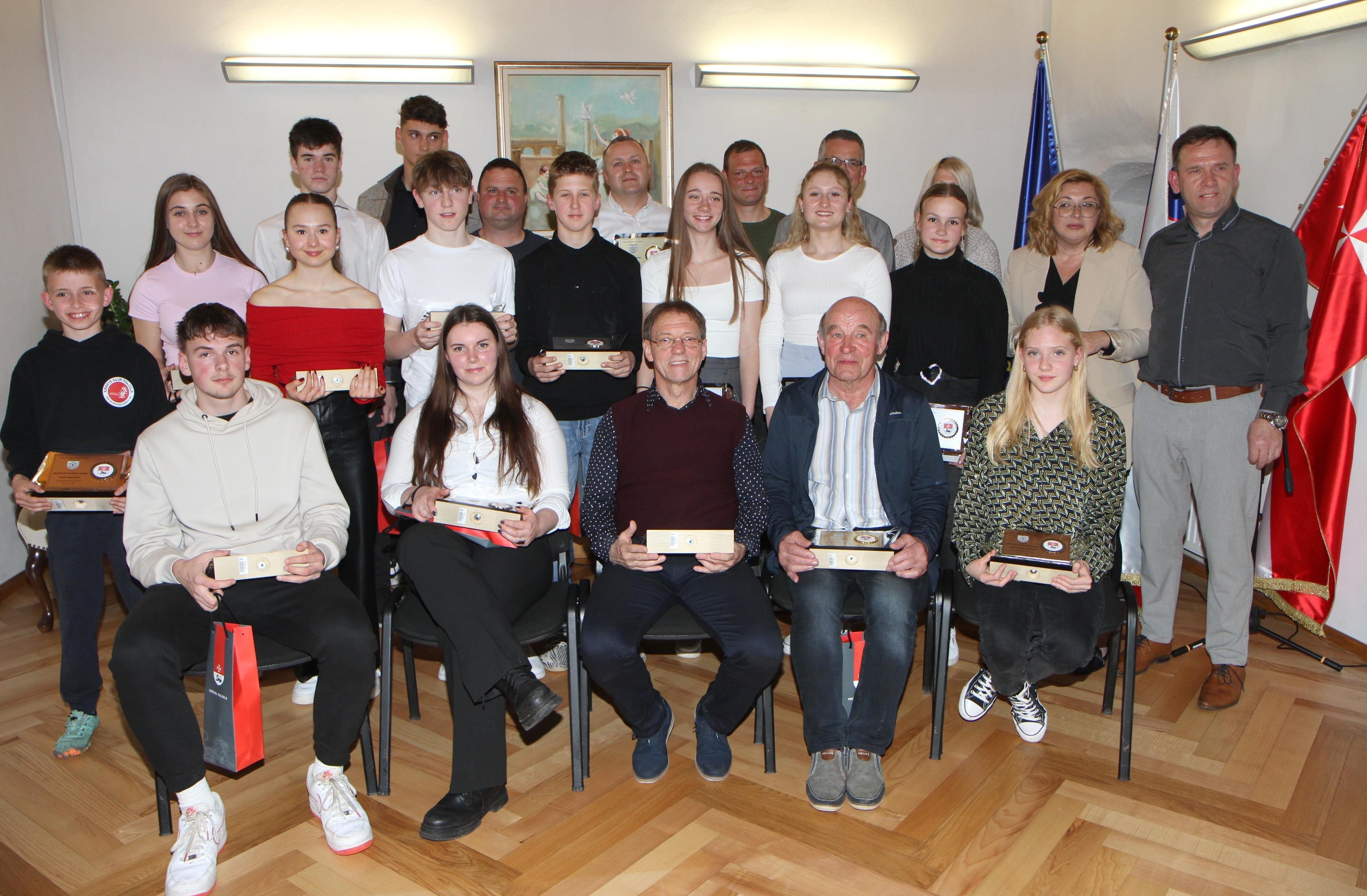 19 plaket na podelitvi športnih priznanj Občine Polzela za leto 2023 | Občina Polzela ...