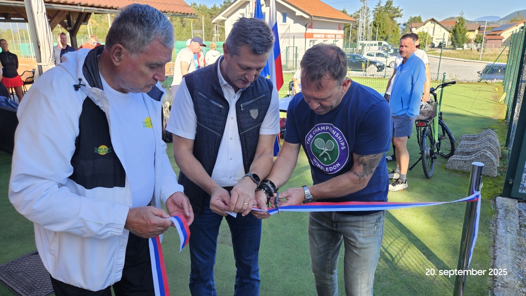 Vrtnarstvo Marolt uredilo okolico teniških igrišč na Polzeli | Občina ...