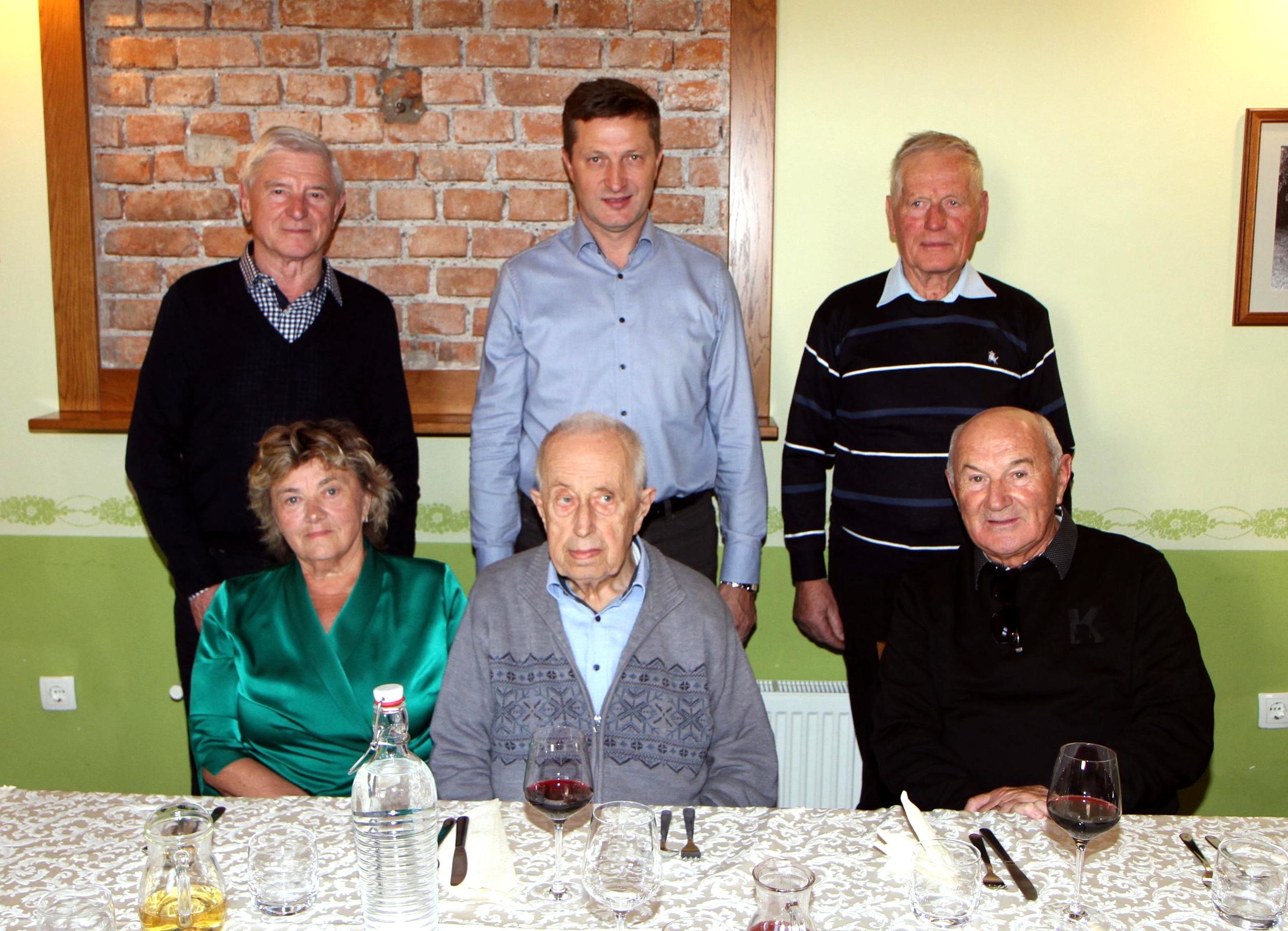 Župan v družbi častnih občanov Občine Polzela | Občina Polzela | MojaObčina.si