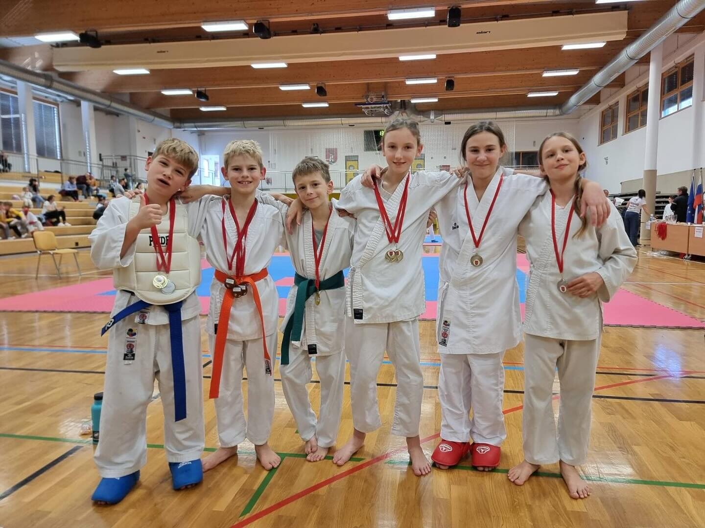 Mladi karateisti Karate kluba Polzela uspešni na turnirju Kozjanski Zmaj Open 2025 | Občina ...