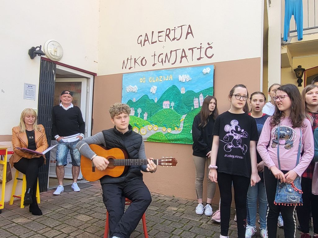 Odprtje razstave likovnih izdelkov učencev OŠ Glazija | Občina Celje | MojaObčina.si