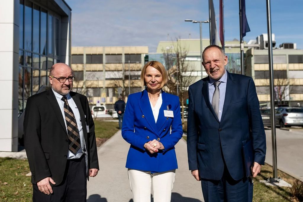 Bolnišnica z novo operacijsko dvorano in restavracijo, zaključili tudi ...