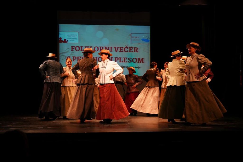 Folklorni večer v Mokronogu | Občina Mokronog-Trebelno | MojaObčina.si