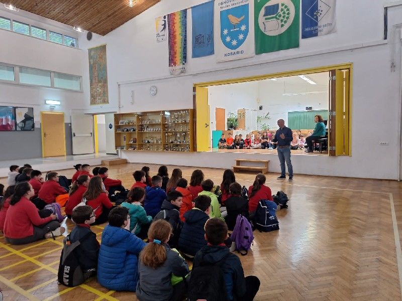 Četrtošolce OŠ Kobarid so obiskali vrstniki iz Čedada | Občina Kobarid | MojaObčina.si