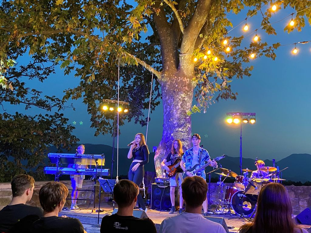 Odličen rokovski koncert mlade skupine Raptors Rock Band | Občina ...