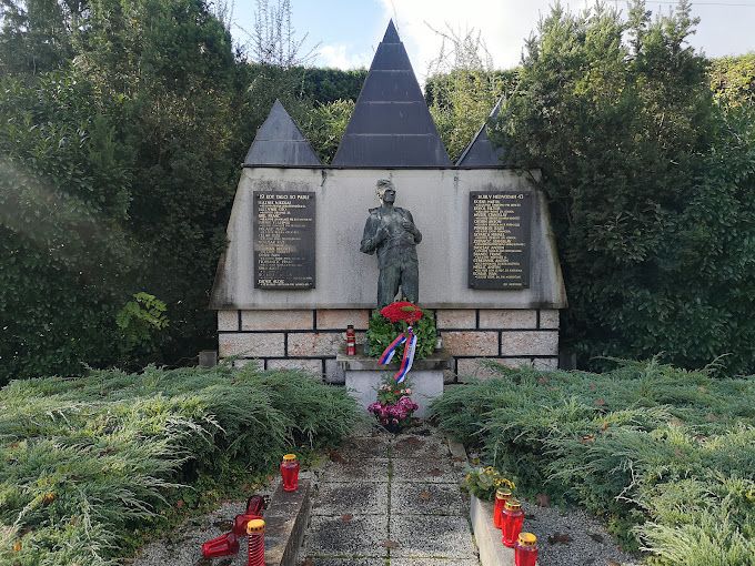 SPOMINSKA SLOVESNOST V GRAMOZNI JAMI | Občina Medvode | MojaObčina.si