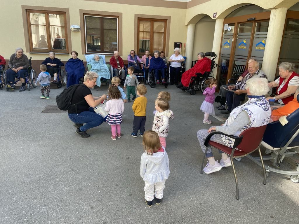 Otroci na obisku v Zavodu sv. Rafaela Vransko | Občina Vransko | MojaObčina.si