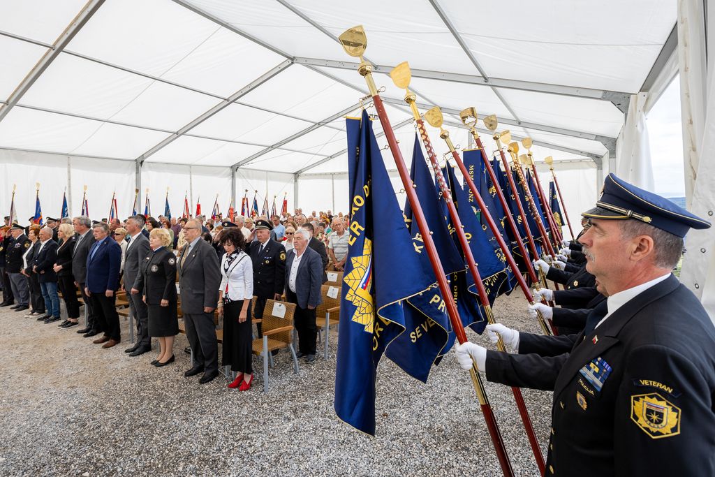 VSESLOVENSKO ZBOROVANJE ZA MIR NA CERJU V DUHU MEDGENERACIJSKEGA SODELOVANJA | Občina Miren ...