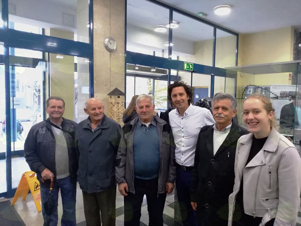 Mejni kamni, bodeča žica, stražni stolpi | Občina Dobrova-Polhov Gradec ...