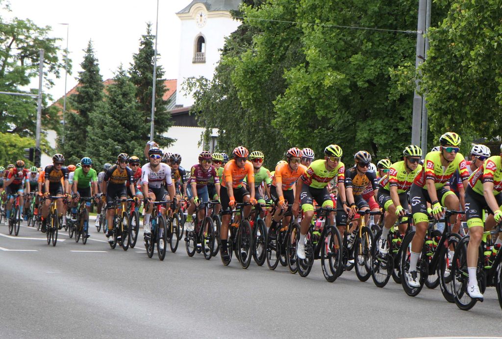 Kolesarska dirka Po Sloveniji spektakularno skozi Občino Polzela ...