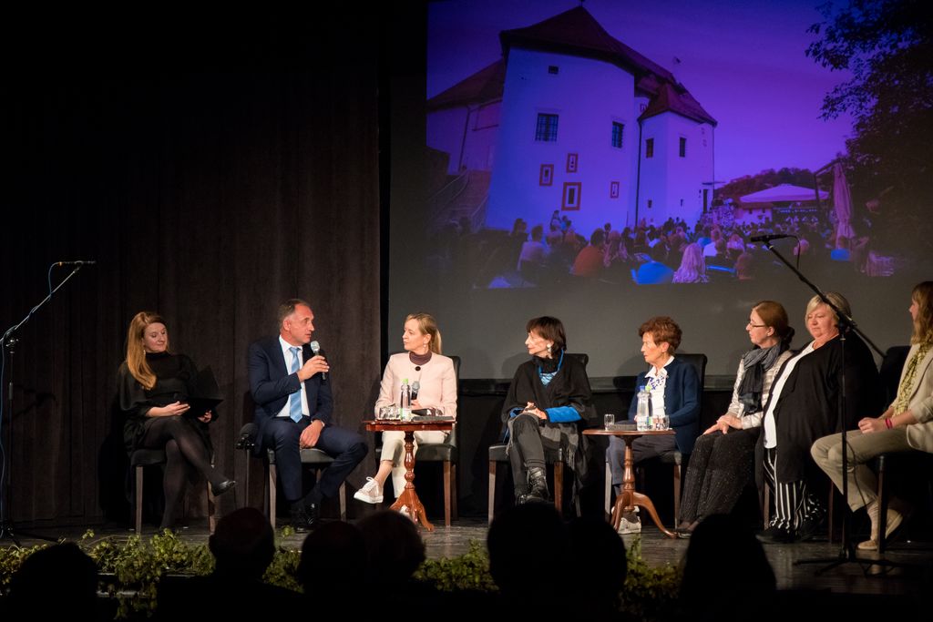 Z dr. Manco Košir ob 35. obletnici 1. otroškega turističnega festivala v Sloveniji | Občina ...