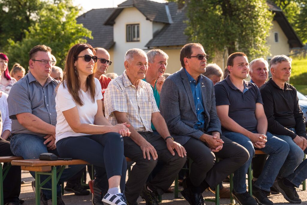 Hrastov Dol z obnovljeno lužo ponovno ena najlepših vasi v Sloveniji ...