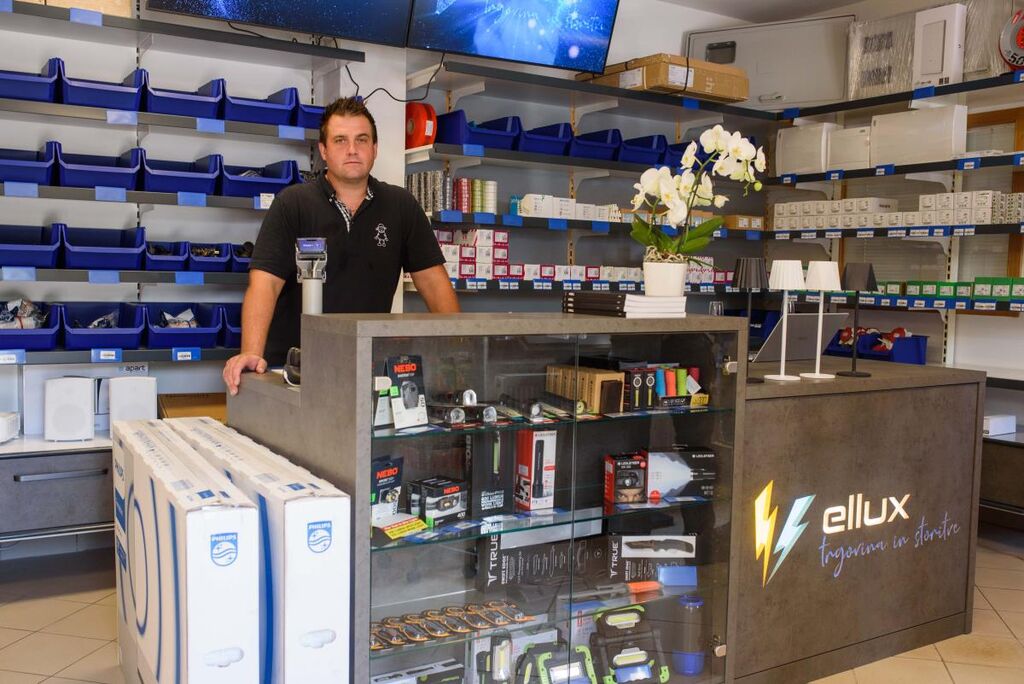 V Ivančni Gorici vrata odprla trgovina Ellux z elektro opremo | Občina Ivančna Gorica ...