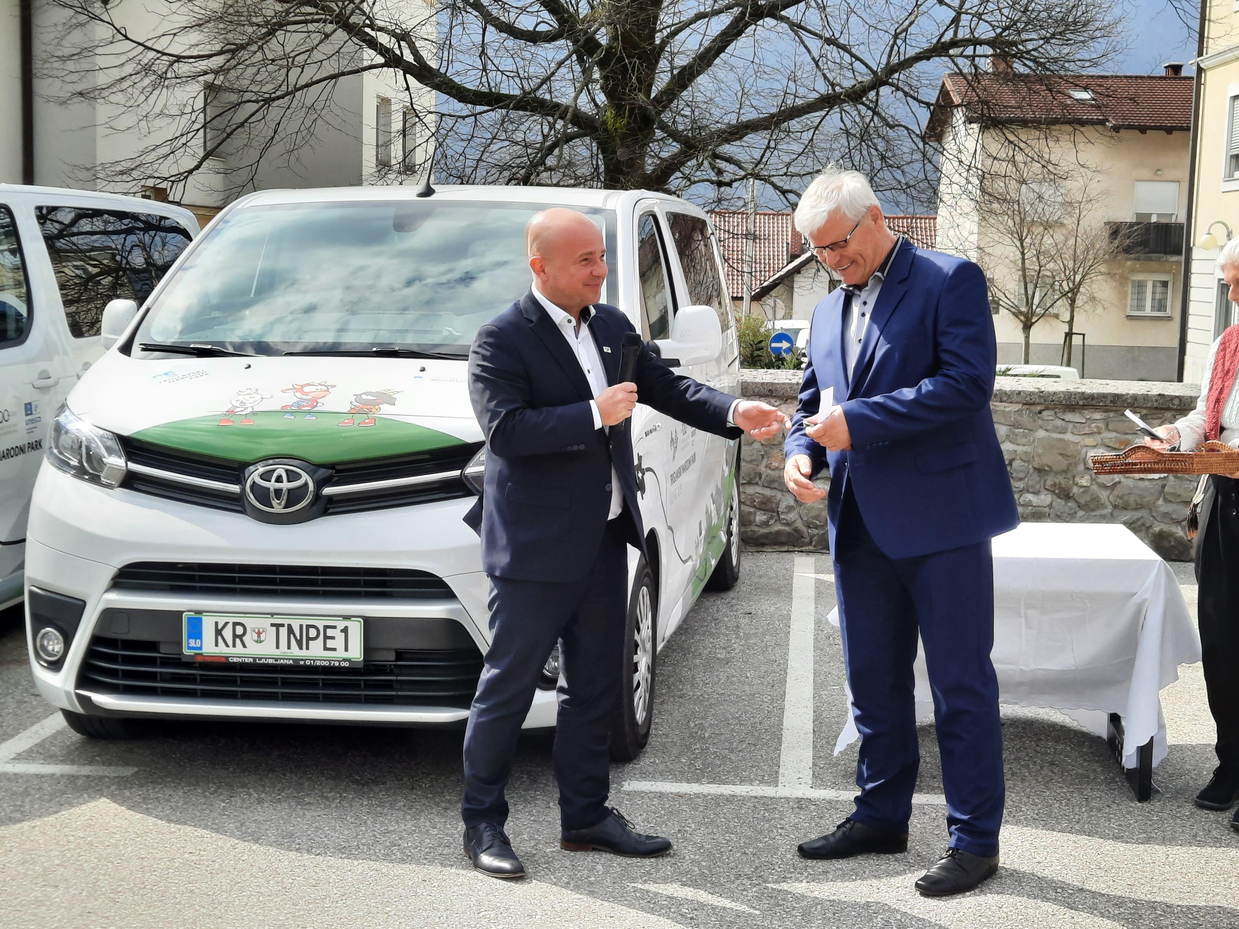 Urejanje problematike šolskih prevozov in popoldanski prevozi na ...