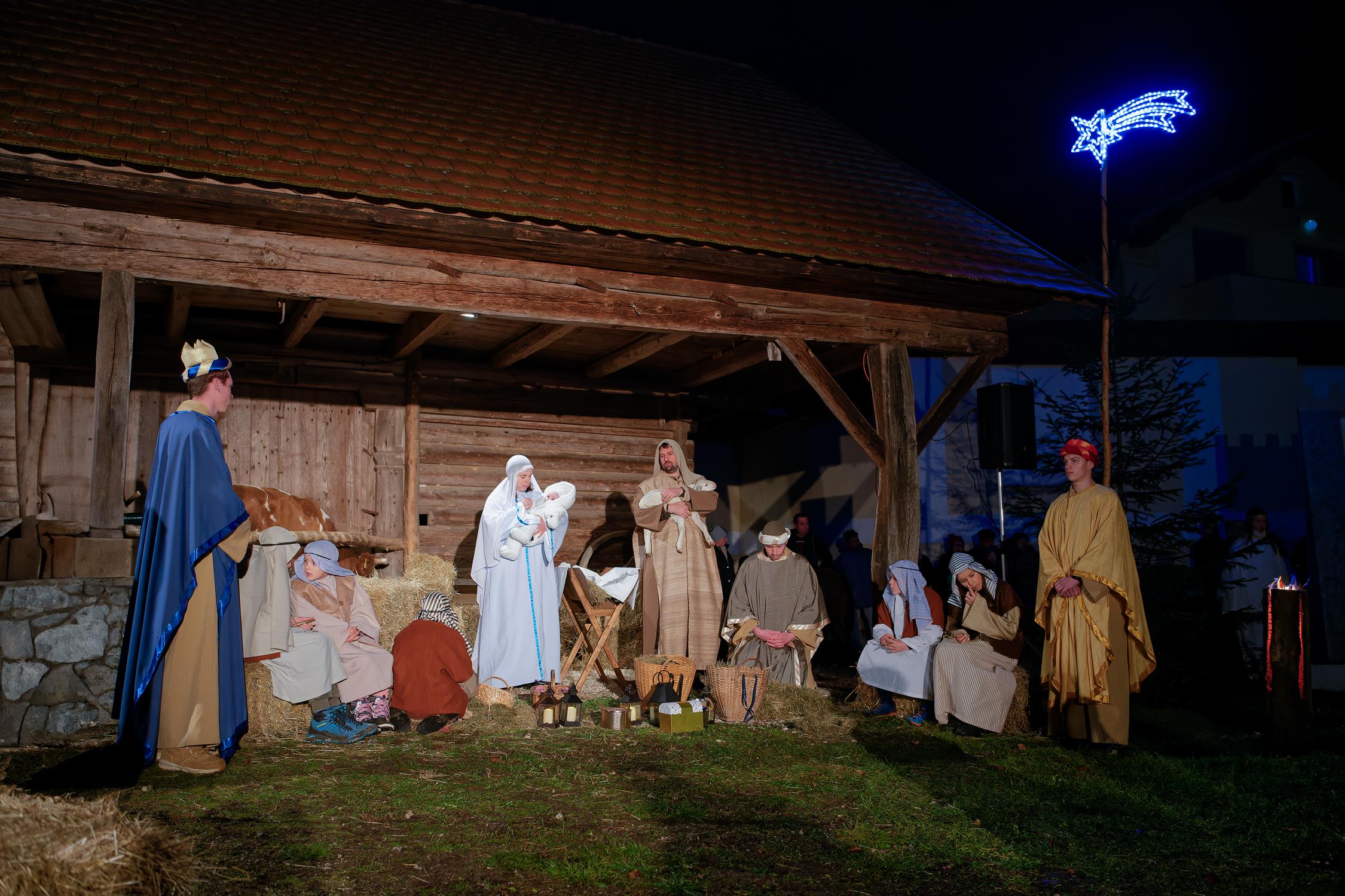 Žive jaslice na samostanskem vrtu | Občina Cerklje na Gorenjskem | MojaObčina.si