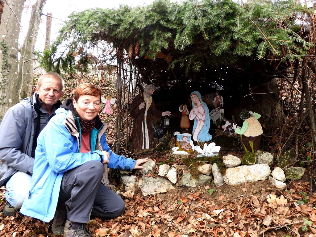 Letos jaslice ob poti iz Poženika na Šenturško Goro postavilo rekordnih 100 pohodnikov | Občina ...