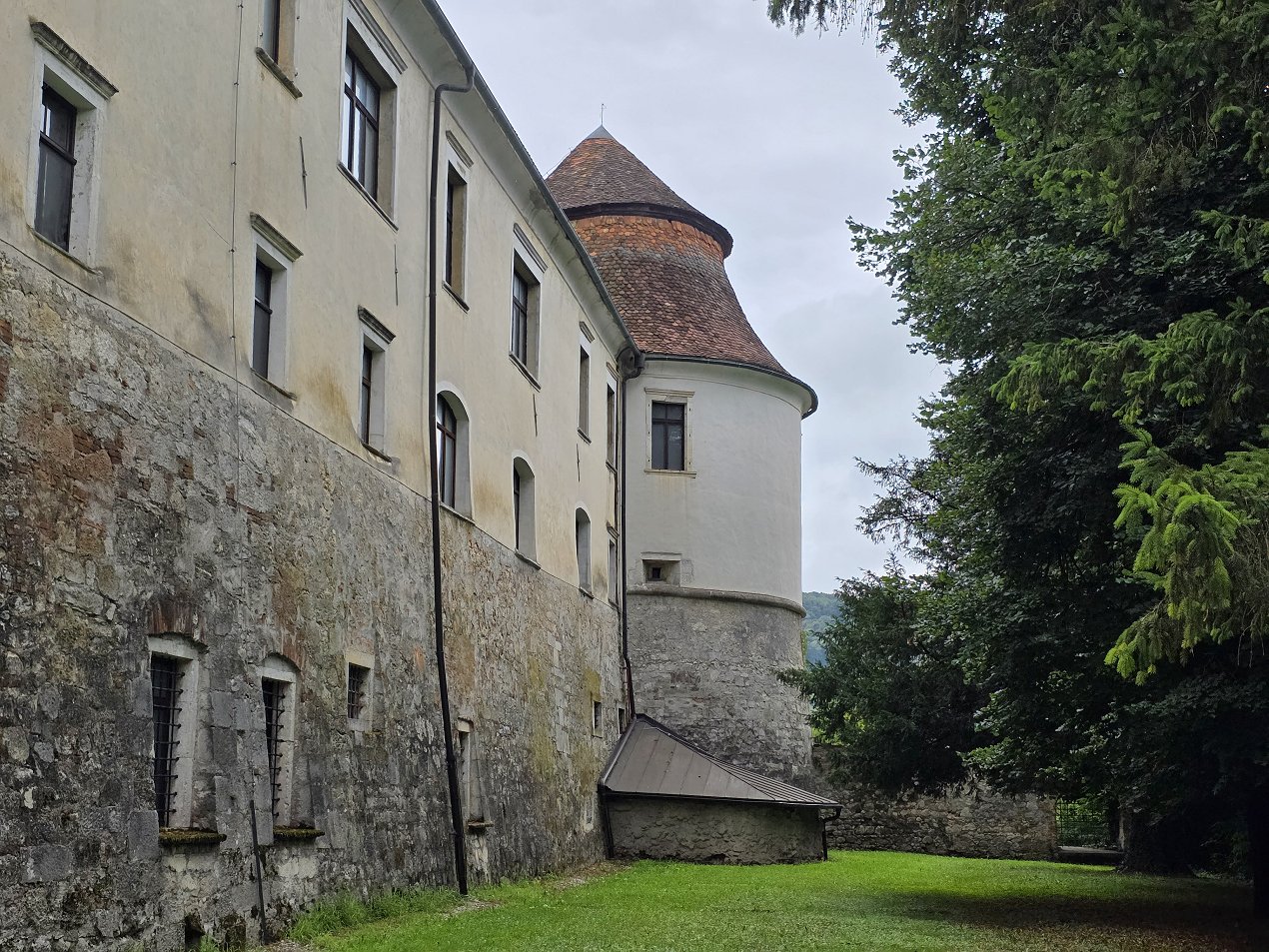 Občina Brežice bo obnovila jugozahodni stolp brežiškega gradu | Občina ...