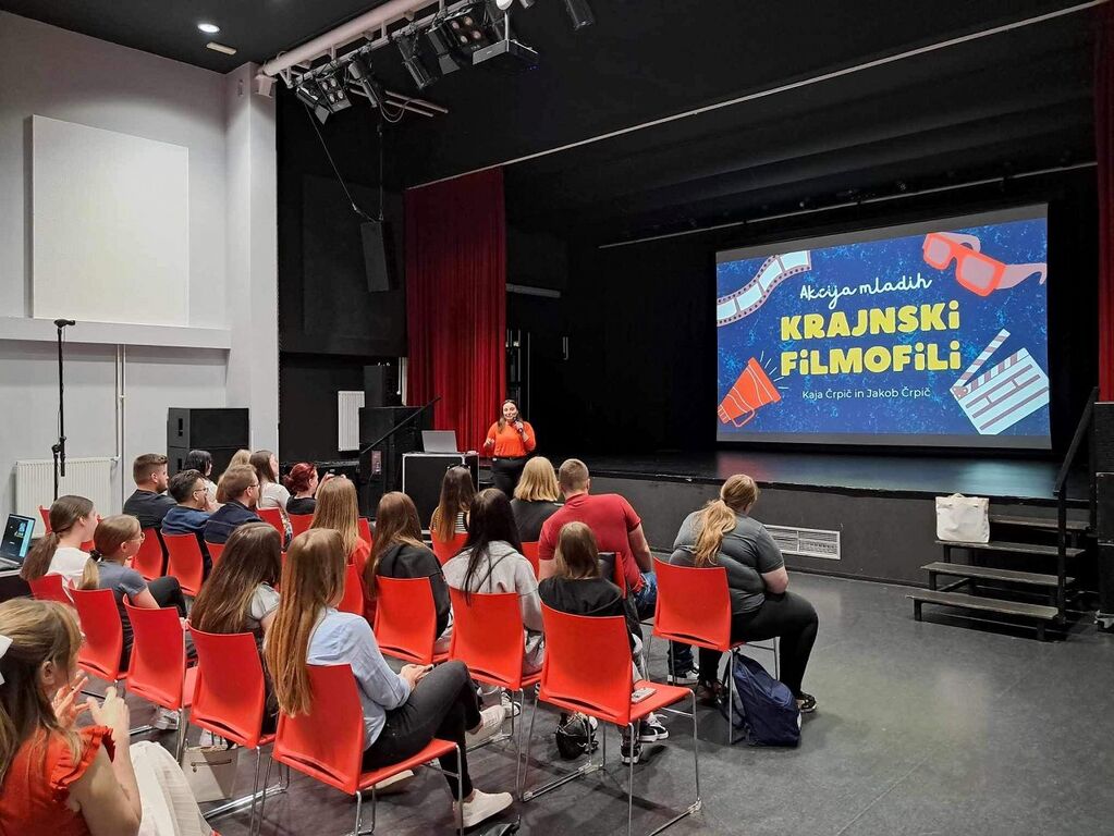 Na tretjem zasedanju Sveta mladih Brežice odločali o projektih participativnega proračuna za ...